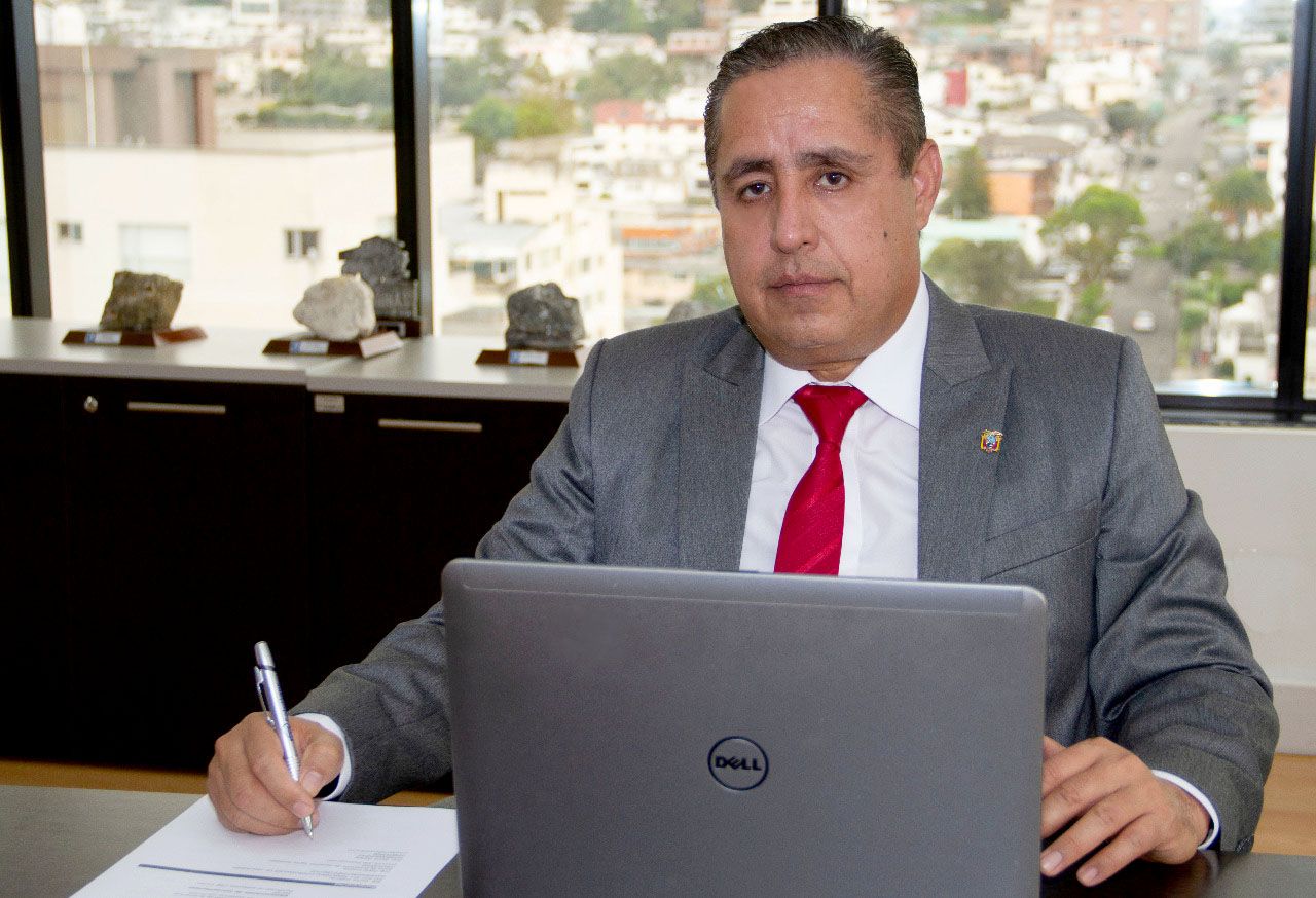 ENAMI: Nueva cabeza en la Empresa Nacional Minera - Revista MINERGÍA